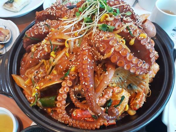 군산 맛집 한소끔 싱싱한 해산물만을 사용하여 푸짐한 해산물요리 제공