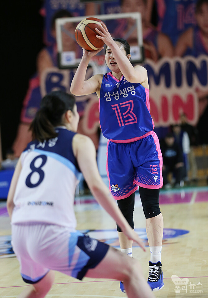 [WKBL] 김단비, '한 박자 빠른 3점슛'