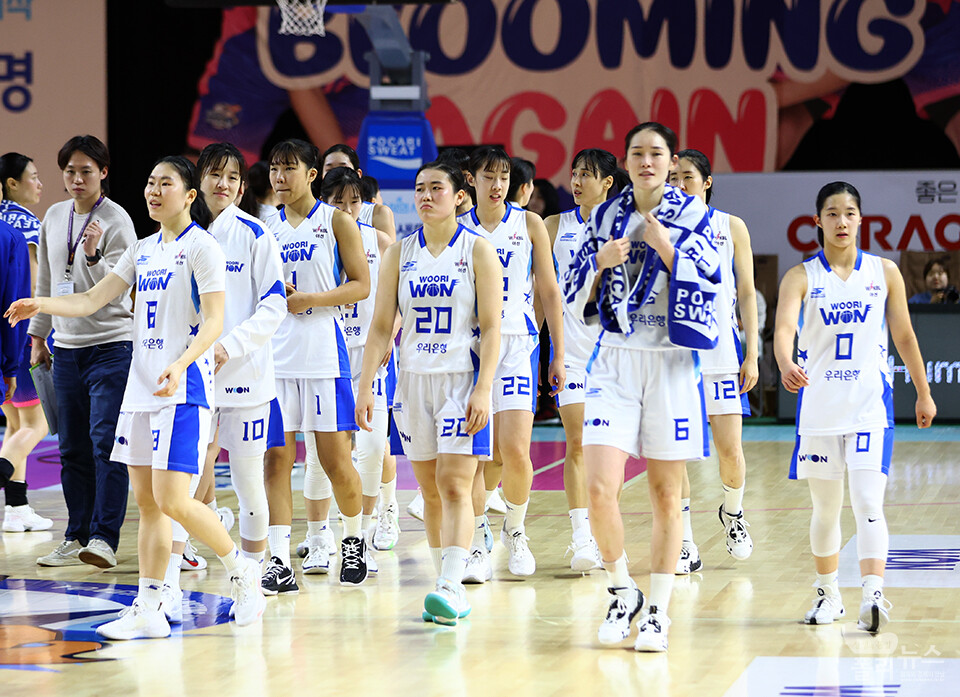 [WKBL] 7연승 우리은행 농구단, '즐거운 마음으로 퇴근'