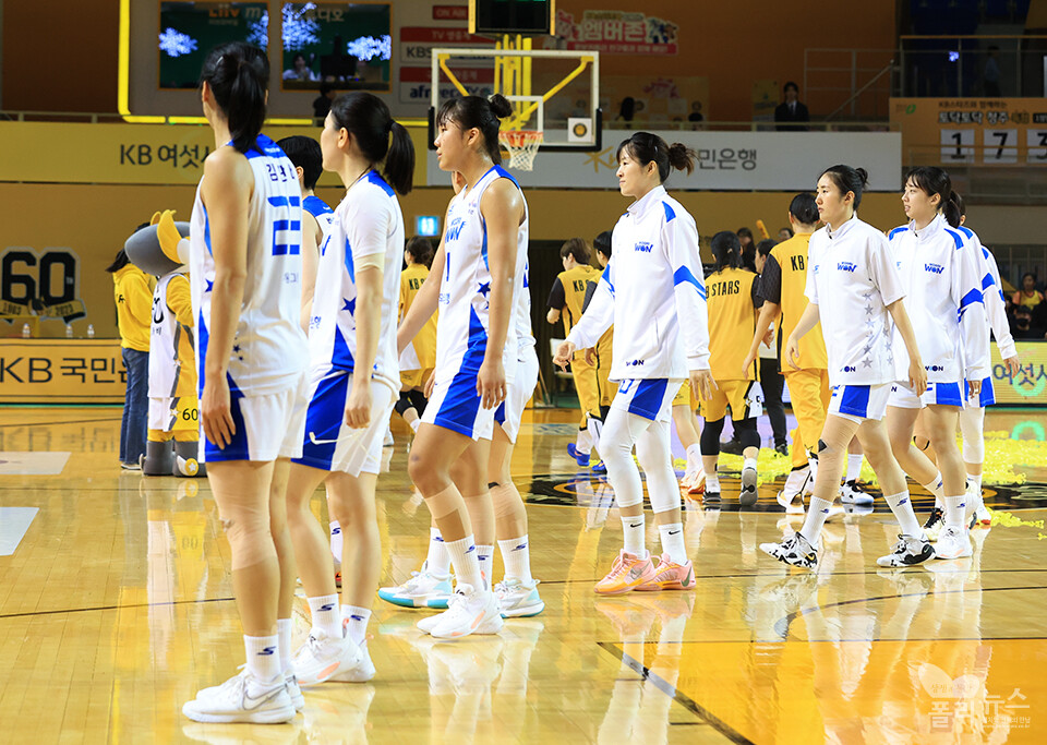 [WKBL] KB스타즈와 미리보는 챔프전에서 패한 우리은행 선수들