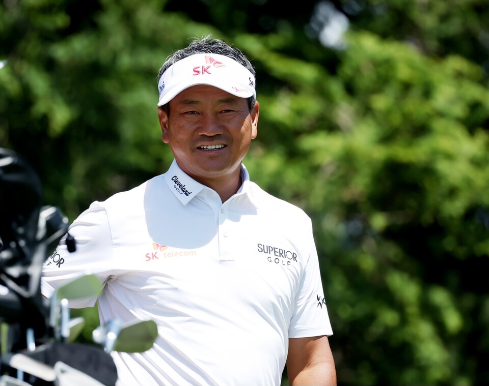 [KPGA] 리빙 레전드 최경주, '2R 7언더파' 단독 1위 'SK텔레콤오픈' 네 번째 우승 보인다!