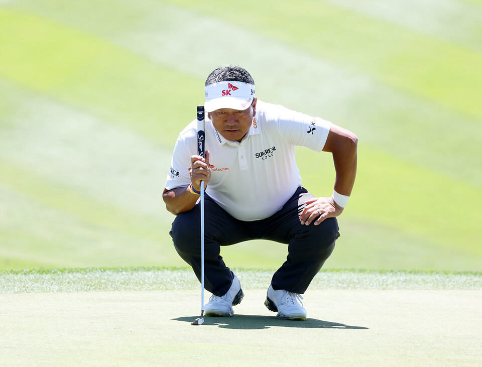 [KPGA] 리빙 레전드 최경주, '2R 7언더파' 단독 1위 'SK텔레콤오픈' 네 번째 우승 보인다!