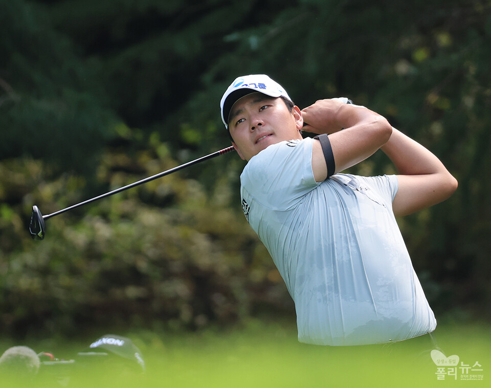 [KPGA] '10언더파' 이정환, ‘골프존-도레이 오픈’ 3라운드 단독 선두