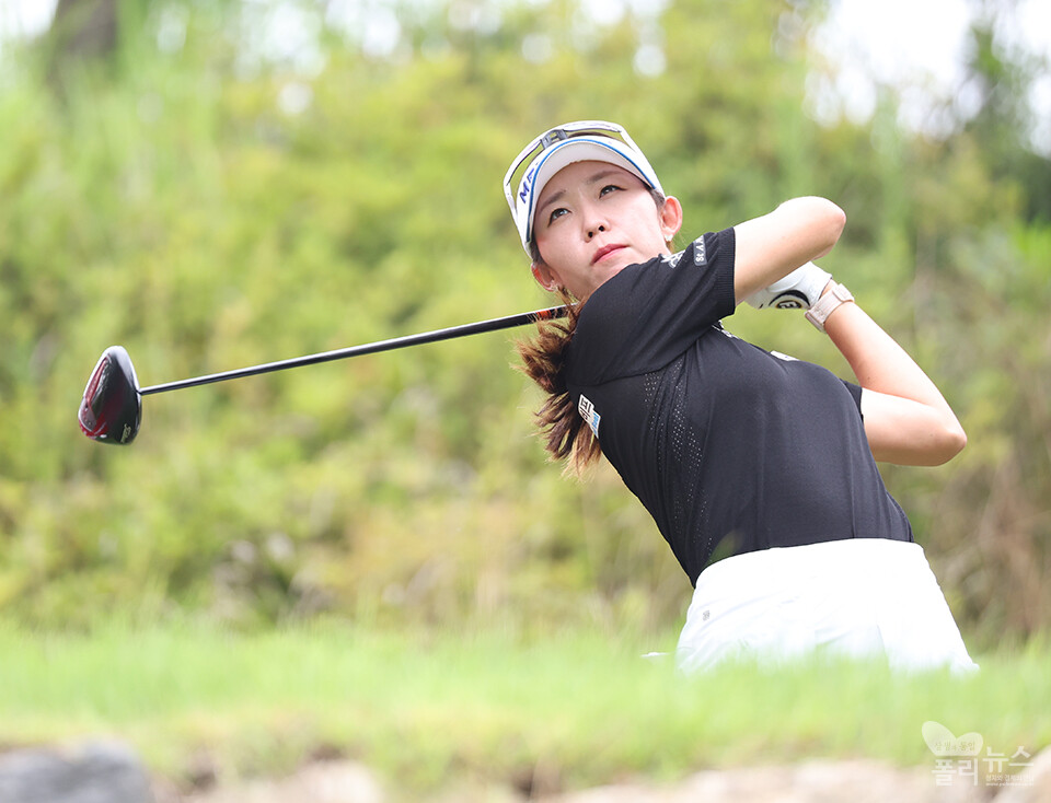[KLPGA] 배소현, '역전 우승을 향한 강력한 티샷'