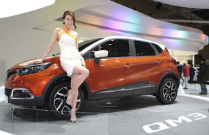 [서울모터쇼]이성화, QM3를 더욱 빛낸 그녀 '살아있네!'