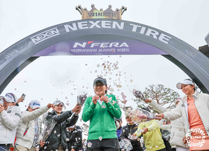 [KLPGA] 최은우, 210전 211기만에 생애 첫 정규투어 우승 달성