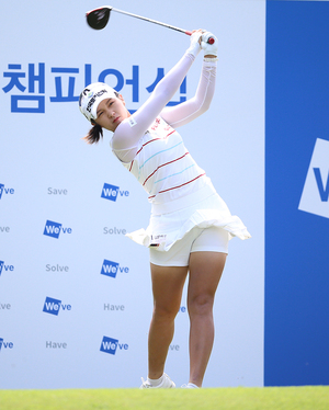 [KLPGA] 박현경, '우승을 향한 첫 티샷'